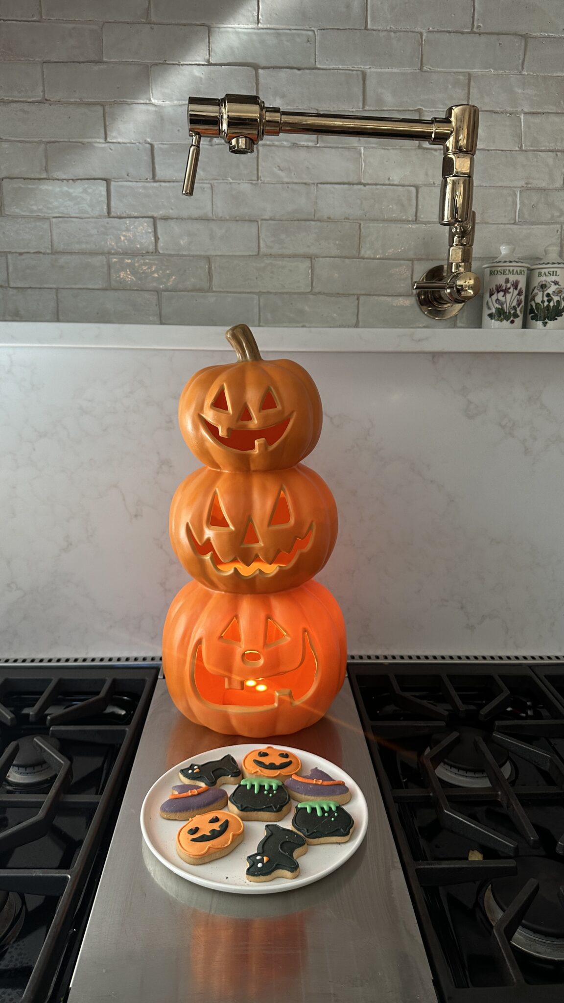 11 Best Items for Halloween Decor Party Ideas + How to Decorate for a ...