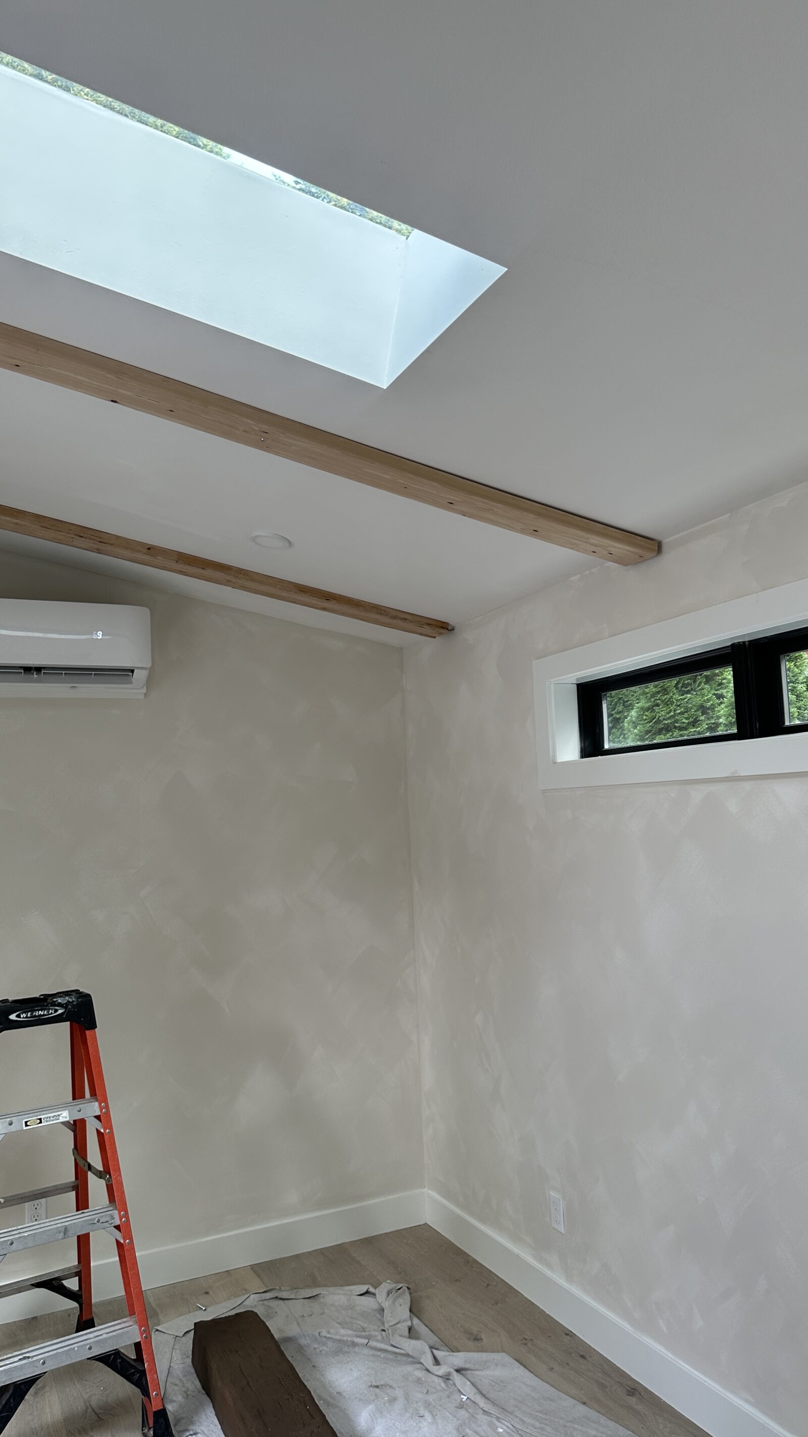 DIY Faux Limewash Effect with Glidden Diamond Paint